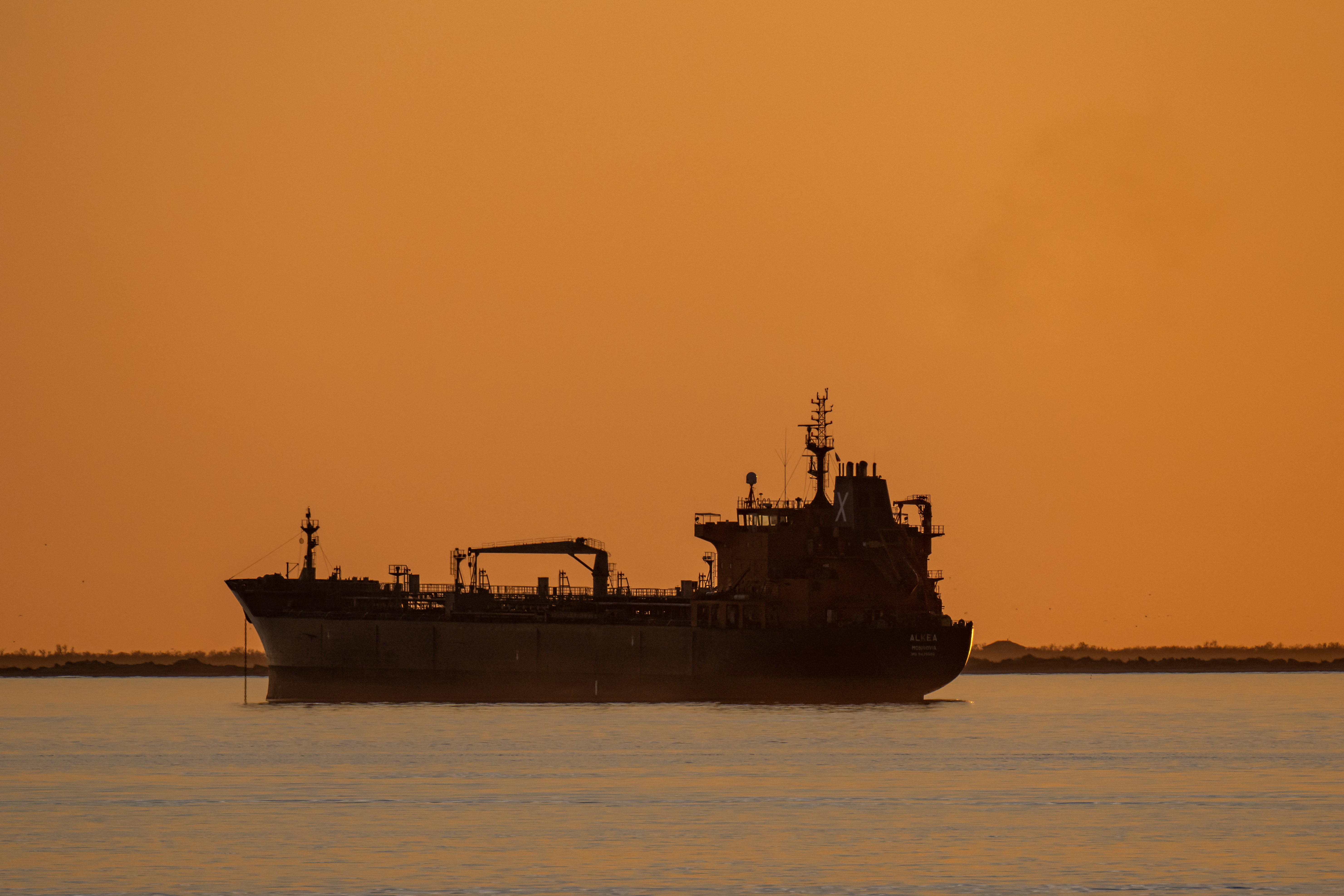 Tensão em Ormuz aumenta após apreensão de navio 'arsenal flutuante' e ...