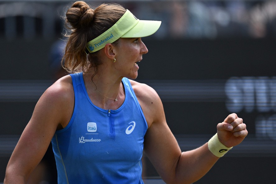 Bia Haddad sente perna esquerda no final da partida, mas supera ...