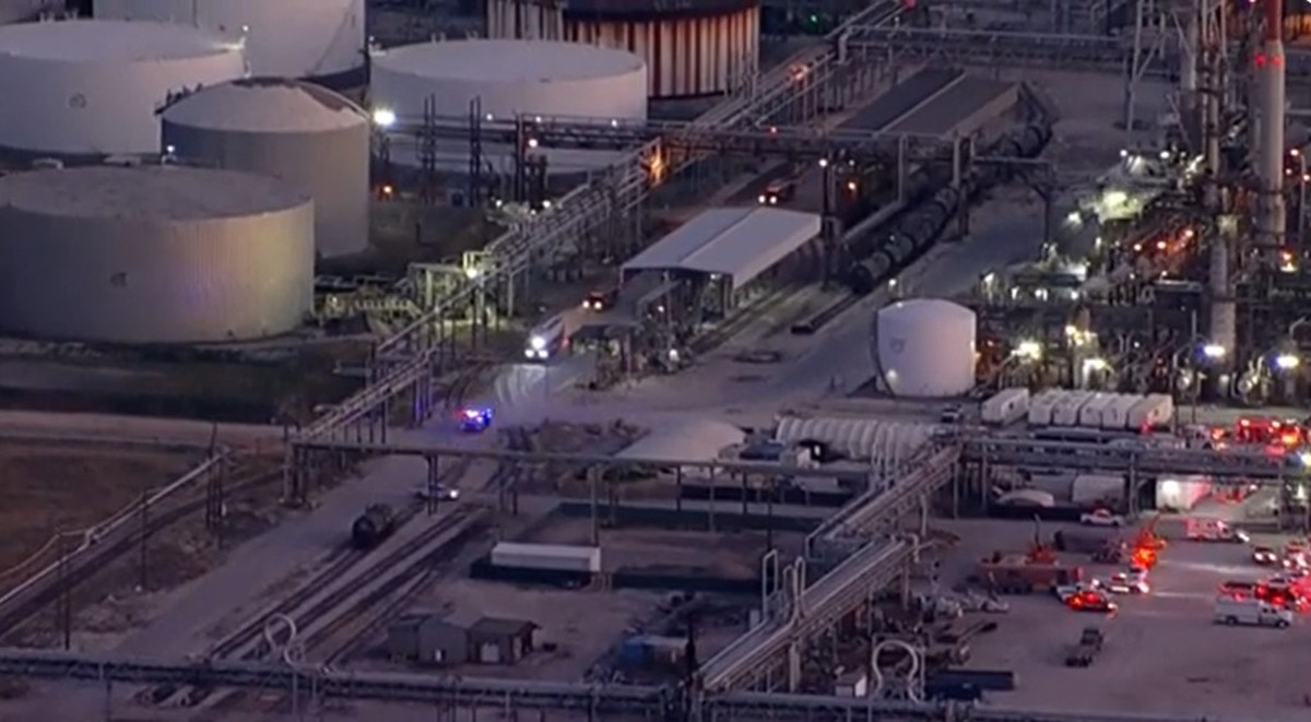 Vazamento de gás ácido em refinaria da mexicana Pemex, no Texas, deixa ...