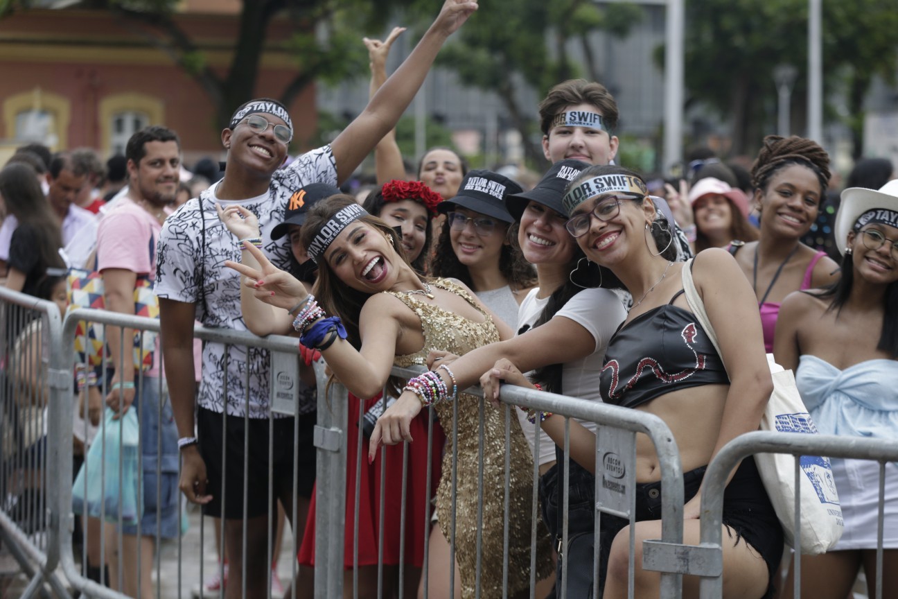 Fãs de Taylor Swift relatam falta de ventilação em estádio onde shows ...