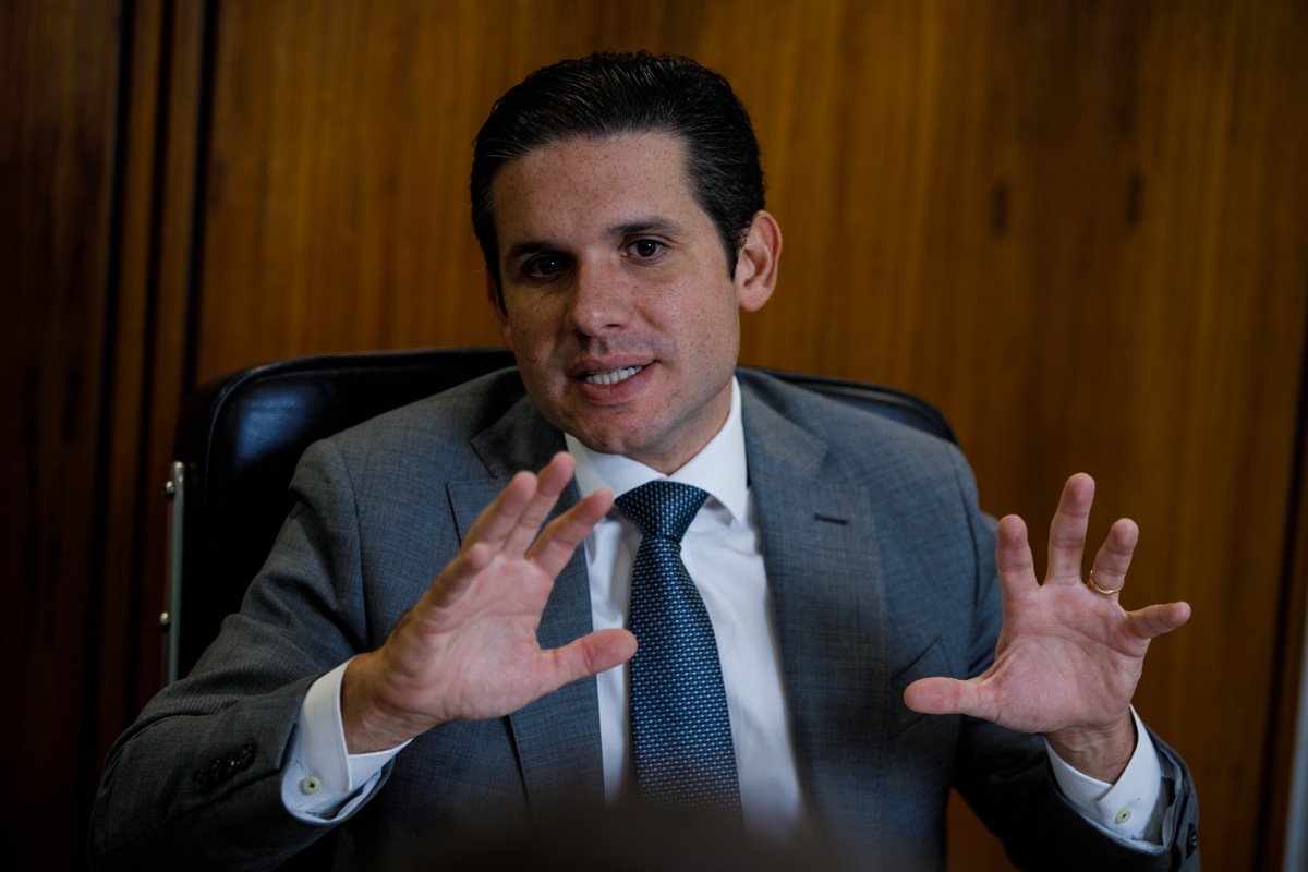 Pressionado por bolsonaristas, Hugo Motta quer debater anistia com ...