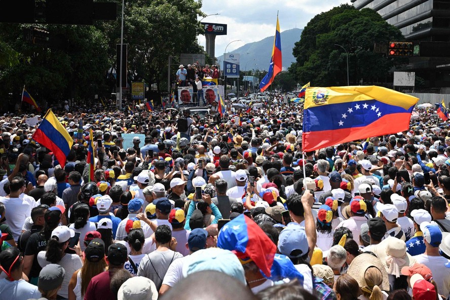 Venezuela liberta 110 manifestantes presos em protestos contra ...