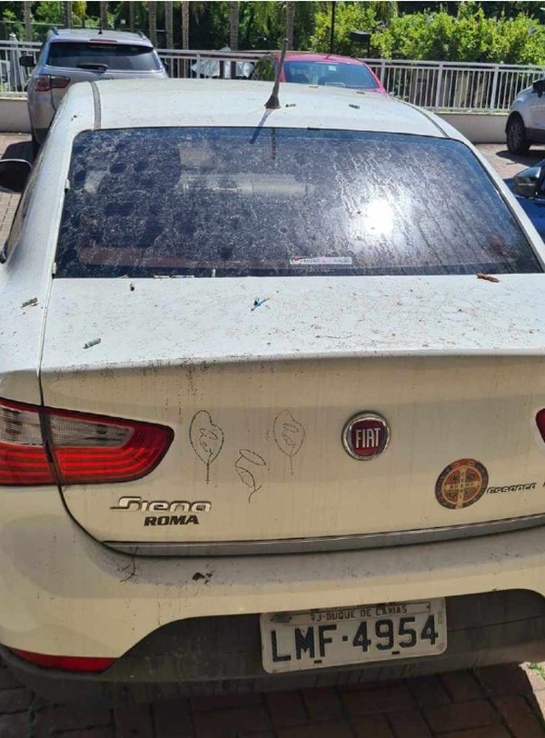 'Orgias sexuais na varanda', ameaça de tiro e urina no corredor ...