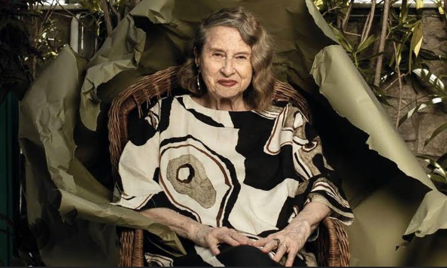 Aos 90 anos, Anna Bella Geiger retorna à Escola de Artes Visuais do ...