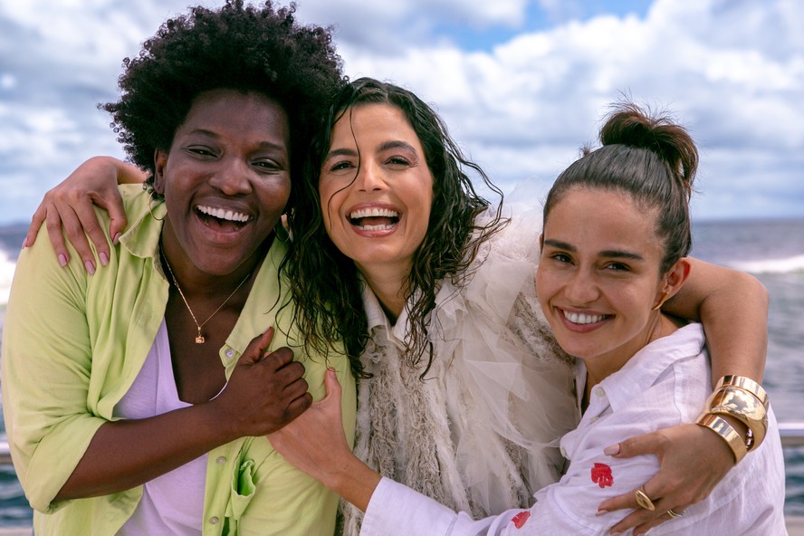 Emanuelle Araújo grava clipe com direção de Magali Moraes e Nanda Costa