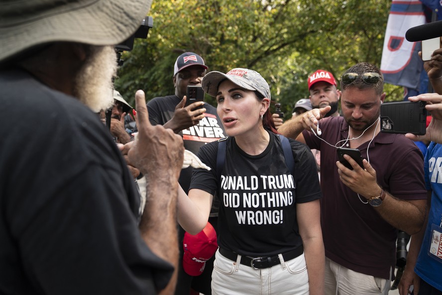 Quem é Laura Loomer, adepta de teorias da conspiração que teria ...