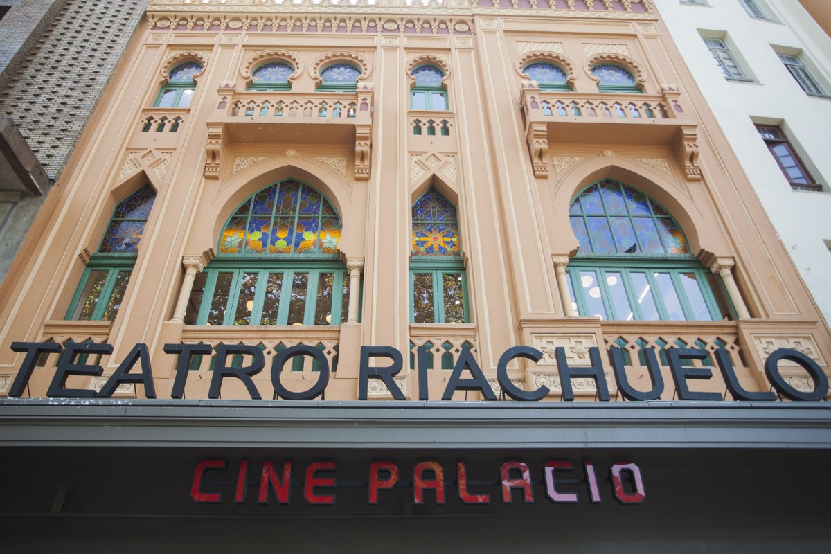 Teatro Riachuelo Rio celebra aniversário com programação especial