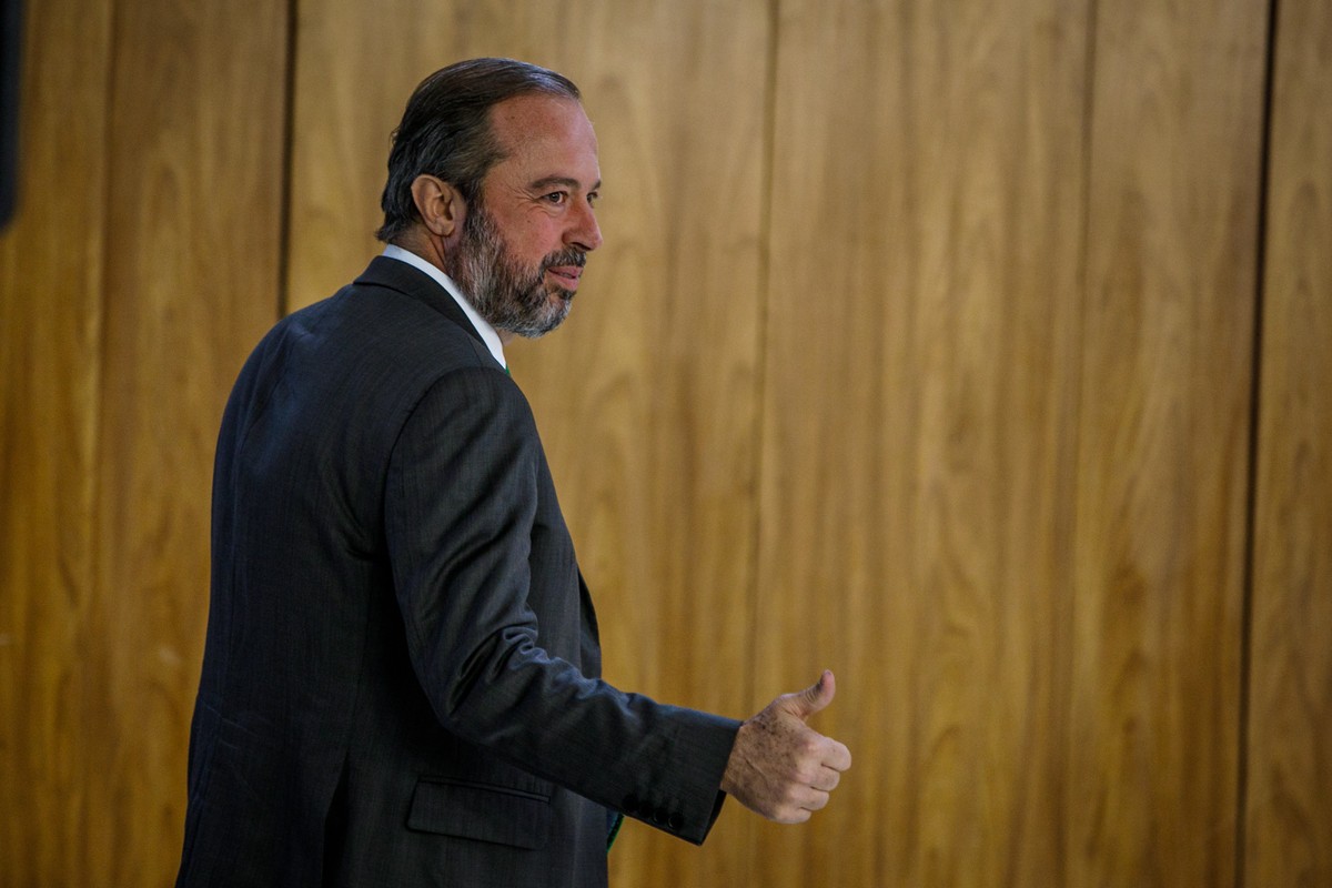 Governo Lula impõe sigilo de 100 anos e nega acesso a documento com ...