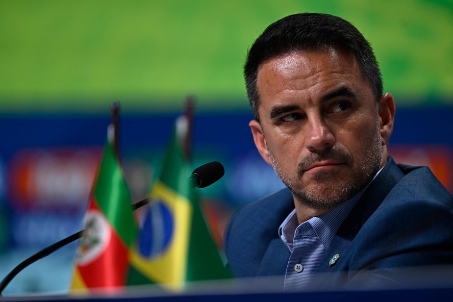 Na CBF, Rodrigo Caetano tem boa avaliação de Textor no Botafogo