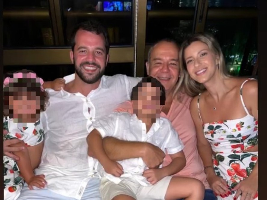 Sérgio Cabral comemora réveillon com família em casa