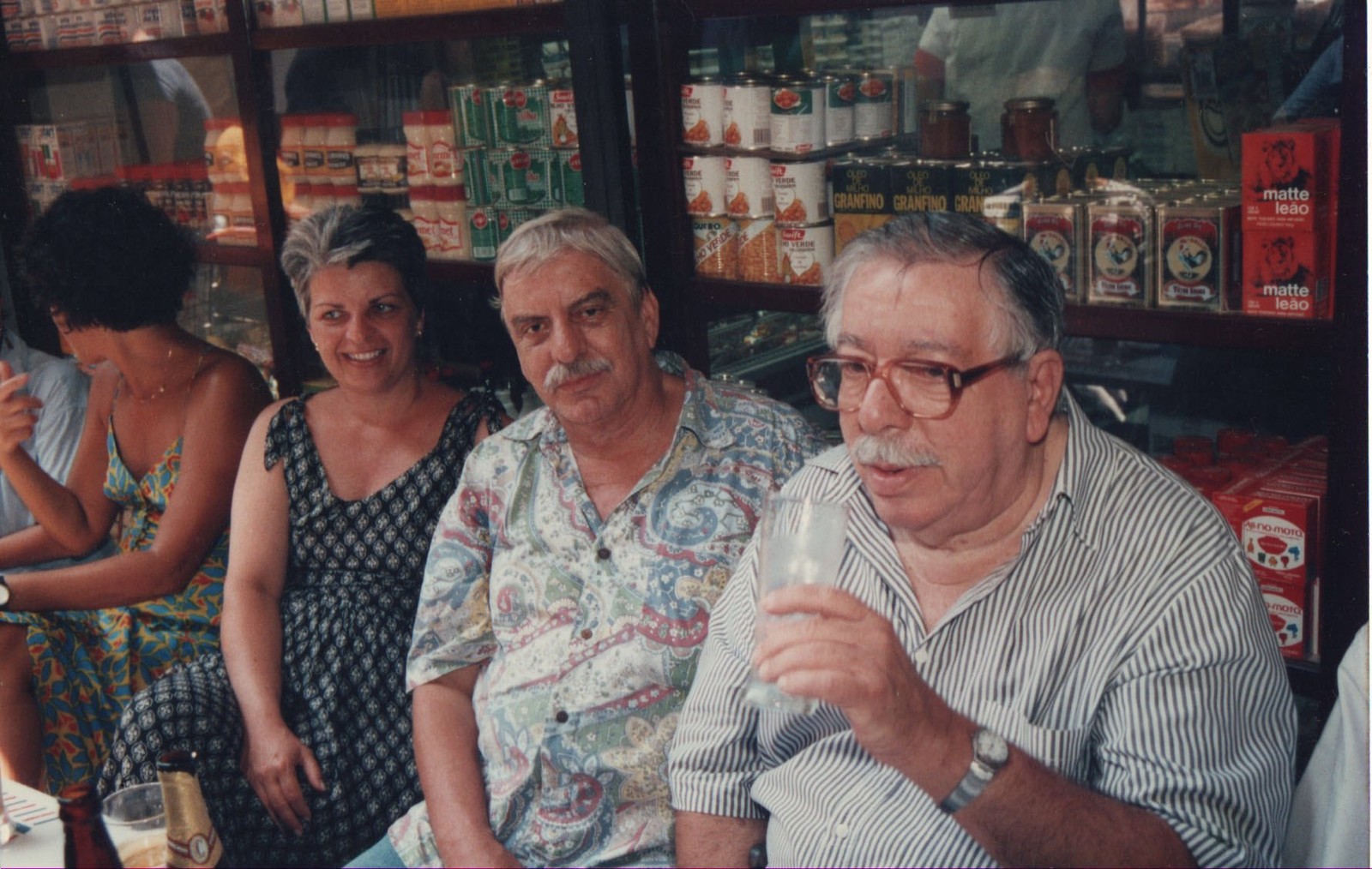 Filha de Hugo Carvana explica foto que viralizou, com o pai, Tom Jobim ...