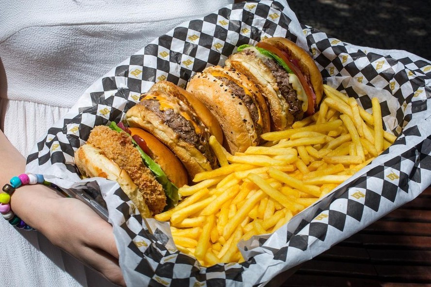 Dia do Hambúrguer: aprenda a preparar receita 'diferentona' do T.T. Burger