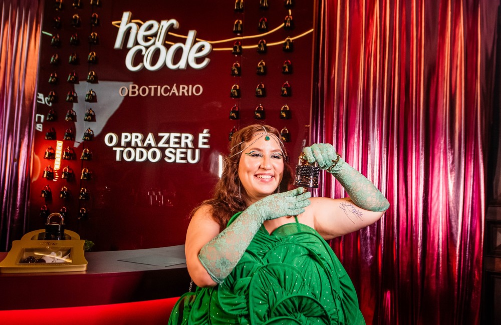 Marina Sena revela seu cheiro no Carnaval do Rio