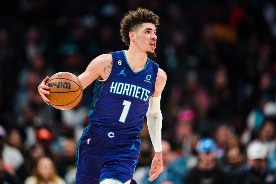 LaMelo Ball é declarado fora da temporada da NBA após sofrer fratura no ...