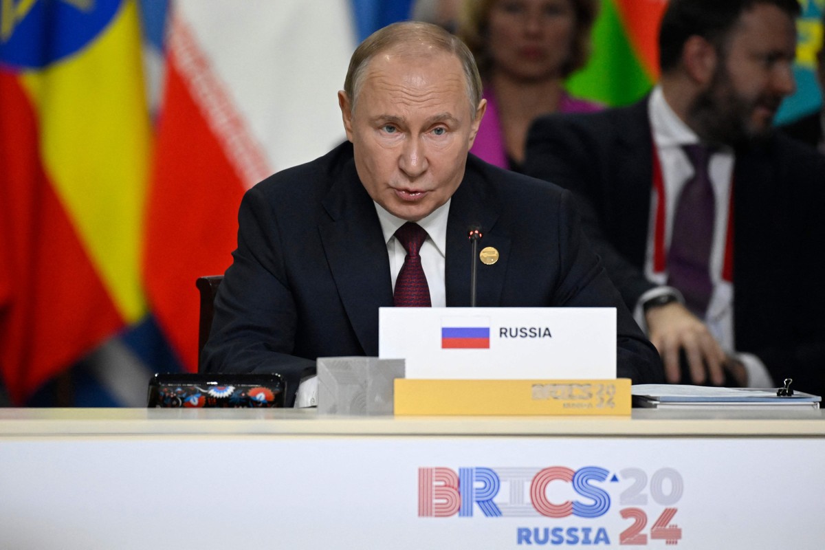 Cúpula do Brics: Putin afirma que mundo passa por formação ...