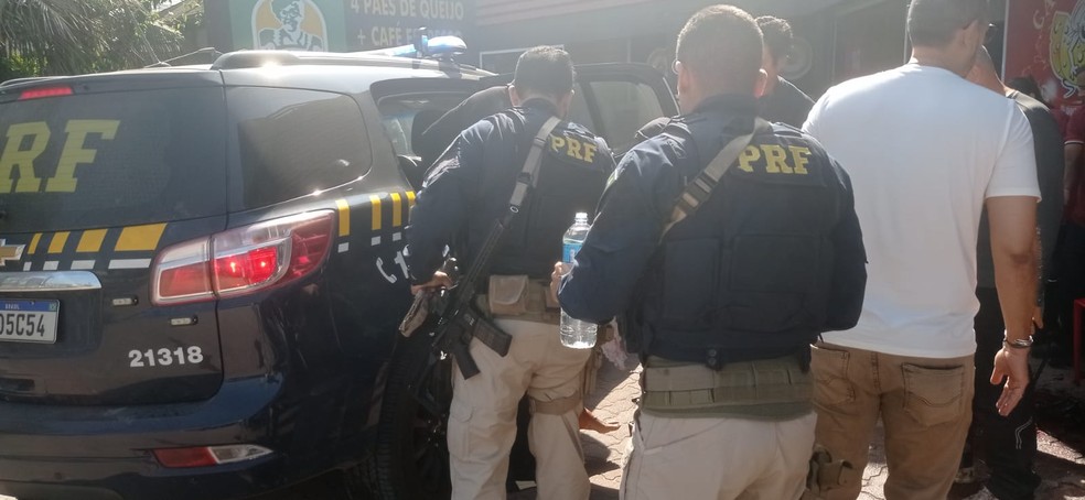 Desembargador é baleado em tentativa de assalto em rodovia do Rio