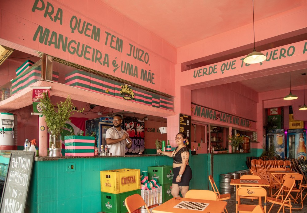 Recém-aberto na Mangueira, Manga Bar vira novo point carioca