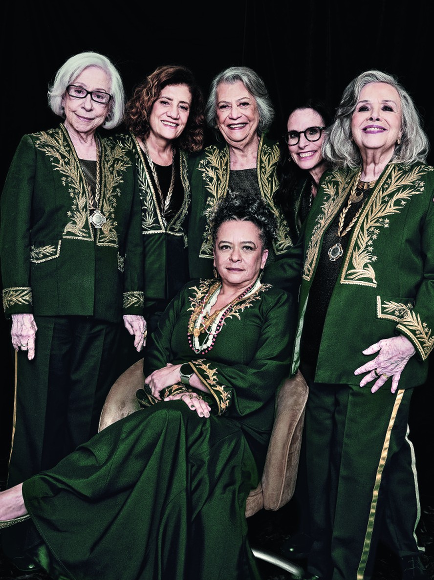 O encontro de Ana Maria Gonçalves, a primeira negra da ABL, com as ...