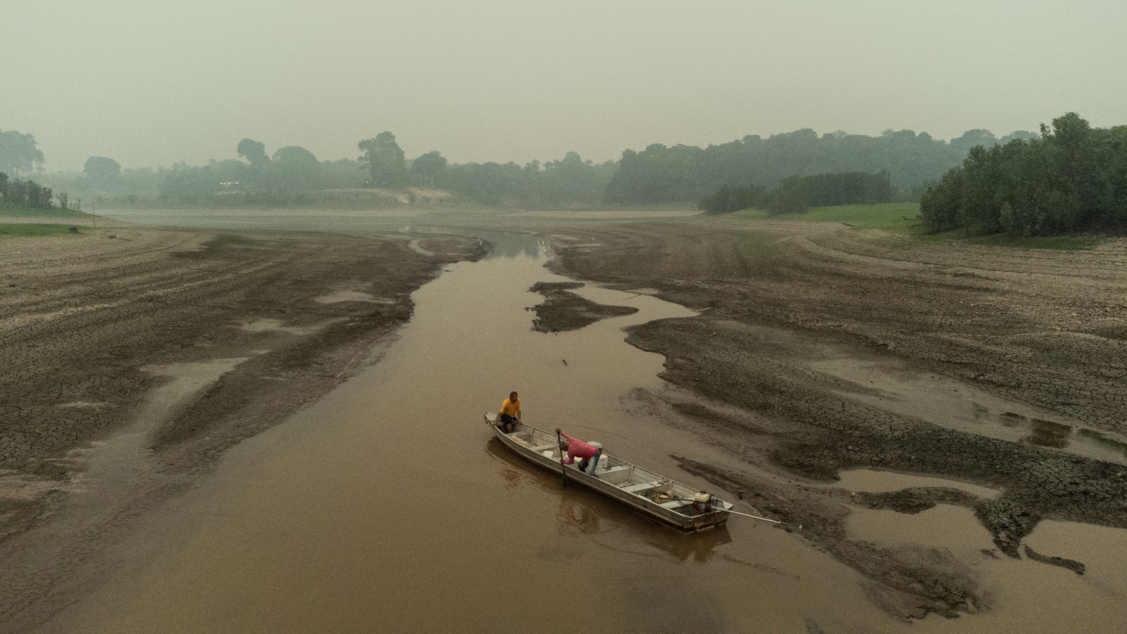 O drama da Amazônia profunda: 'a gente se arrasta em lama', diz ...