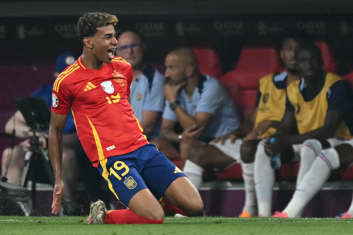 Yamal se torna o jogador mais jovem a marcar um gol na Eurocopa