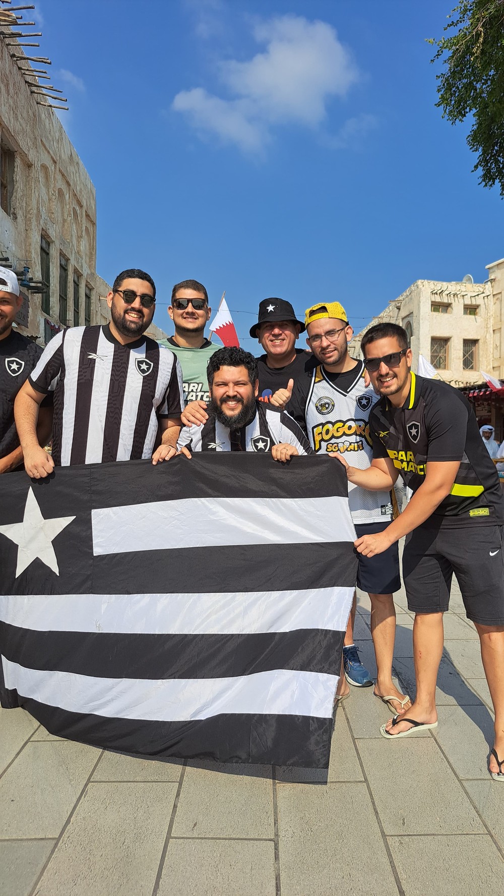 De esperançosos por uma surpresa até fantasiados de ET, torcedores do ...