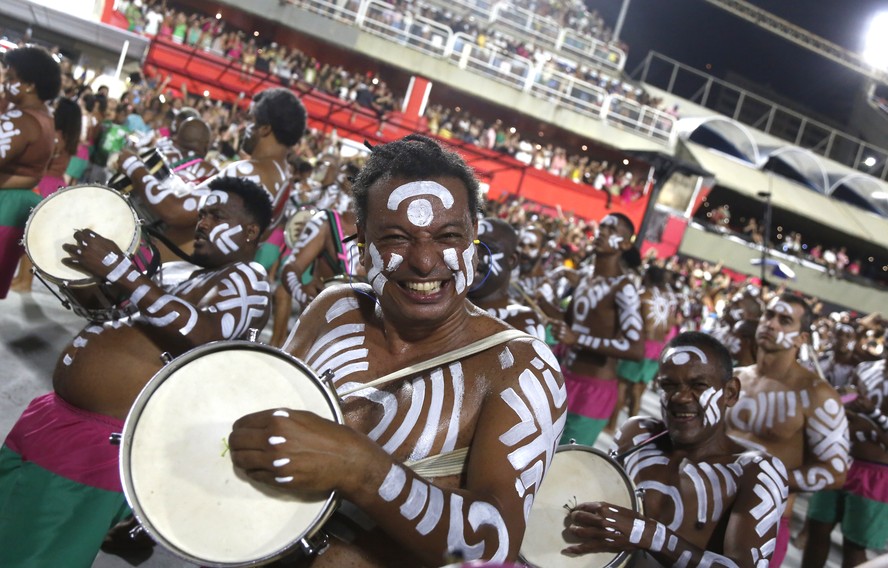 De olho no Guinness, ação pré-carnaval irá reunir 1.300 ritmistas em ...