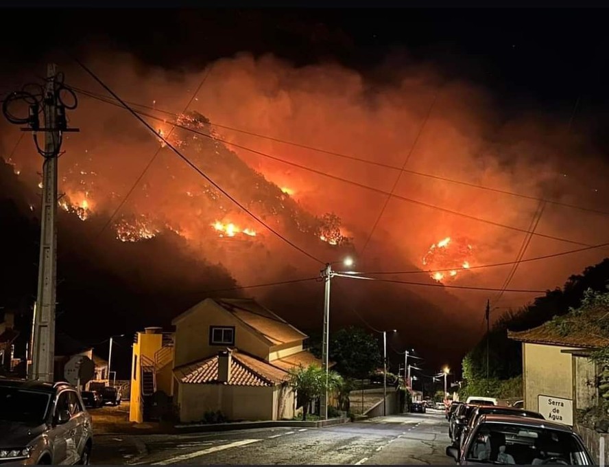 Incêndio destrói 5 mil hectares de vegetação na Ilha da Madeira, em ...