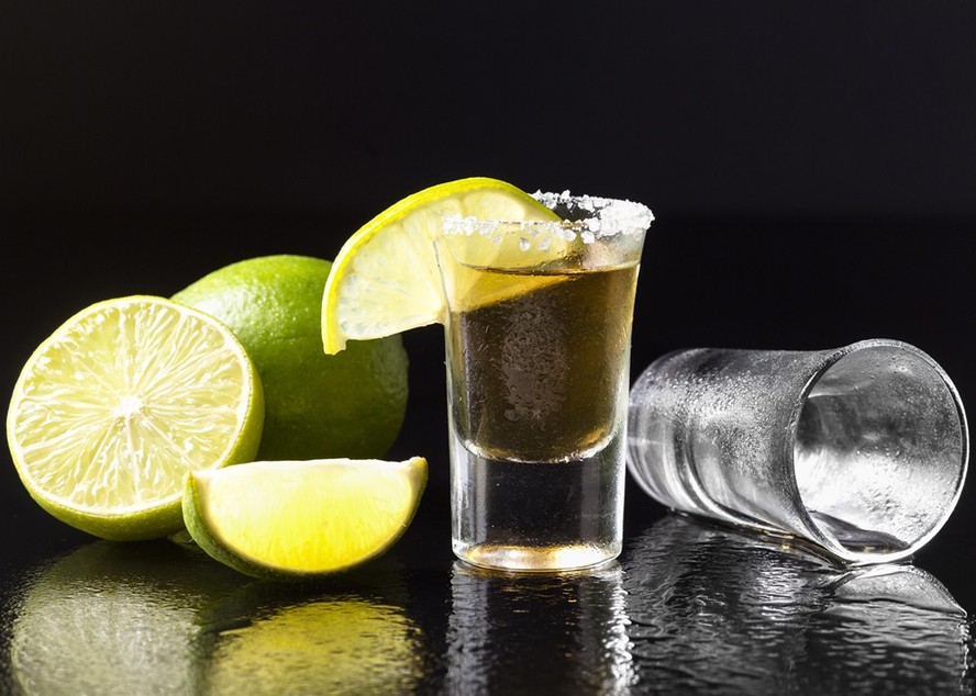 Tequila adulterada mata quatro pessoas e deixa quase 40 intoxicadas em ...