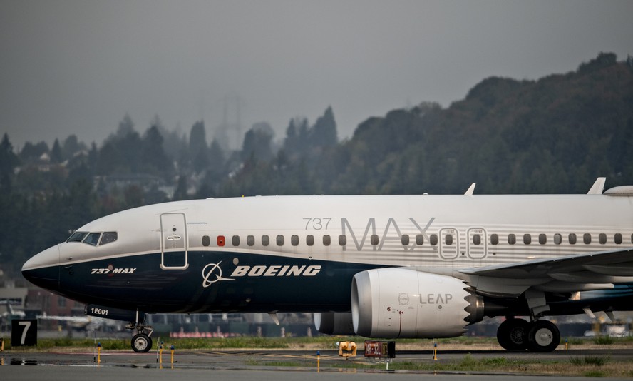 Boeing chega a acordo em caso de acidente com 737 MAX que matou 157 ...