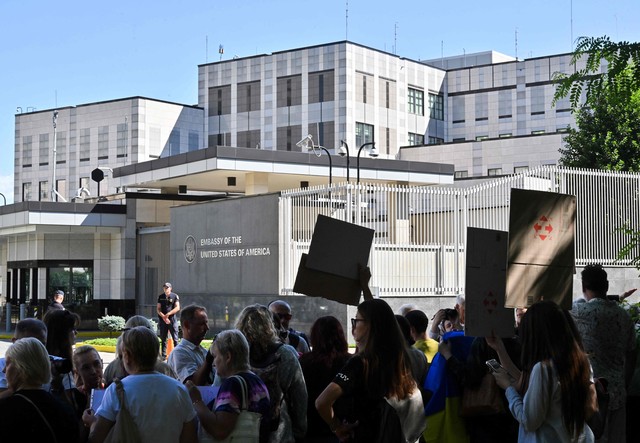 Após reunião no Alasca, Trump defende acordo de paz na Ucrânia, e não ...