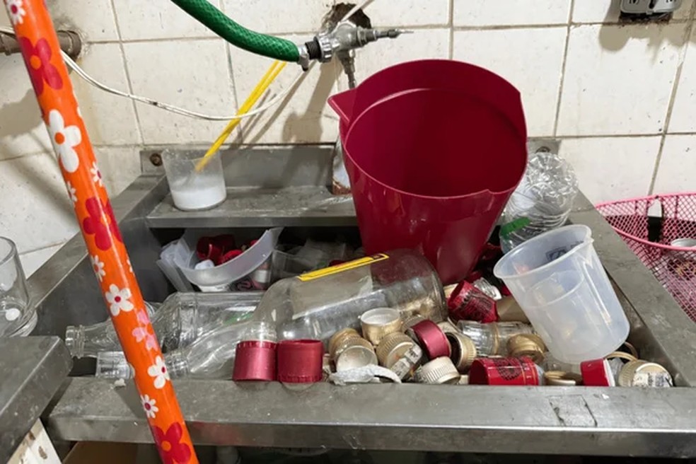 Homem é preso por esquema de falsificação de bebidas alcoólicas em ...