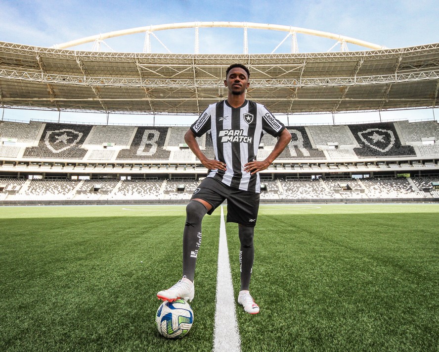 Botafogo anuncia o retorno de Jeffinho