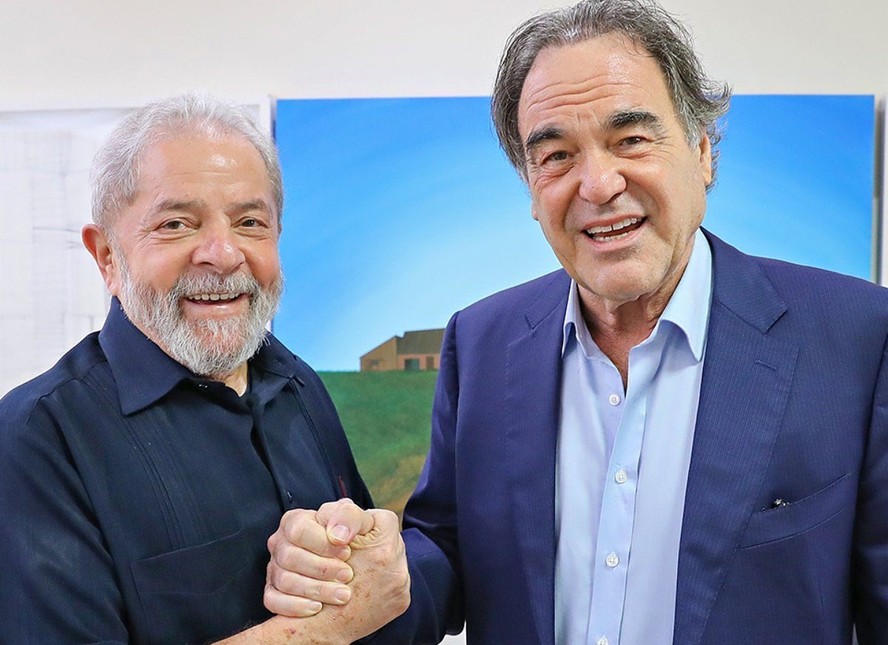 Oliver Stone, diretor vencedor do Oscar, finaliza documentário sobre Lula