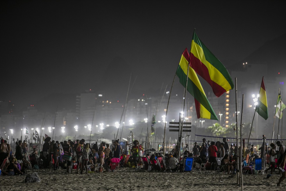 O Arpoador que se cuide: Praia do Leme atrai diferentes tribos nas ...