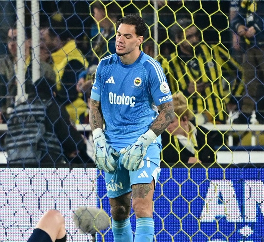Ederson falha, Fenerbahçe leva empate no final e perde a chance de ...