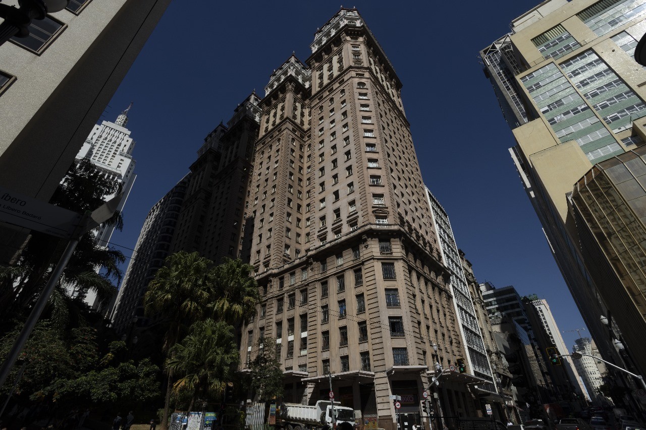 Edifício Martinelli: reaberto, ponto icônico de SP recebe atividades ...