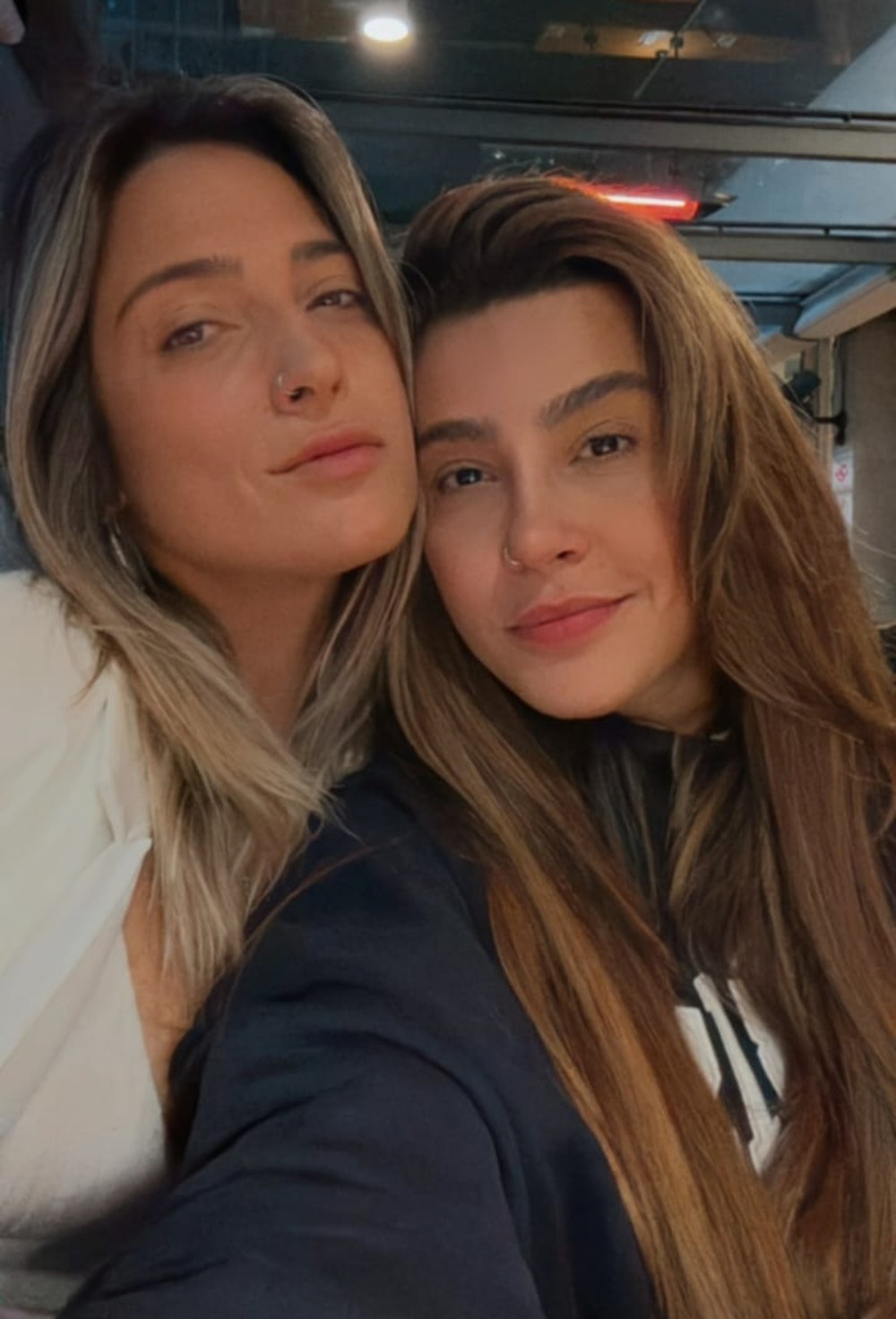 Lauana Prado surge em nova foto com Tati Dias, recebe apoio da sogra e ...