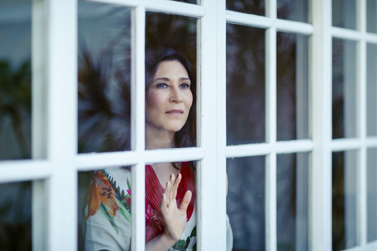 Beth Goulart: 'Estou aprendendo a ser mãe de mim mesma'