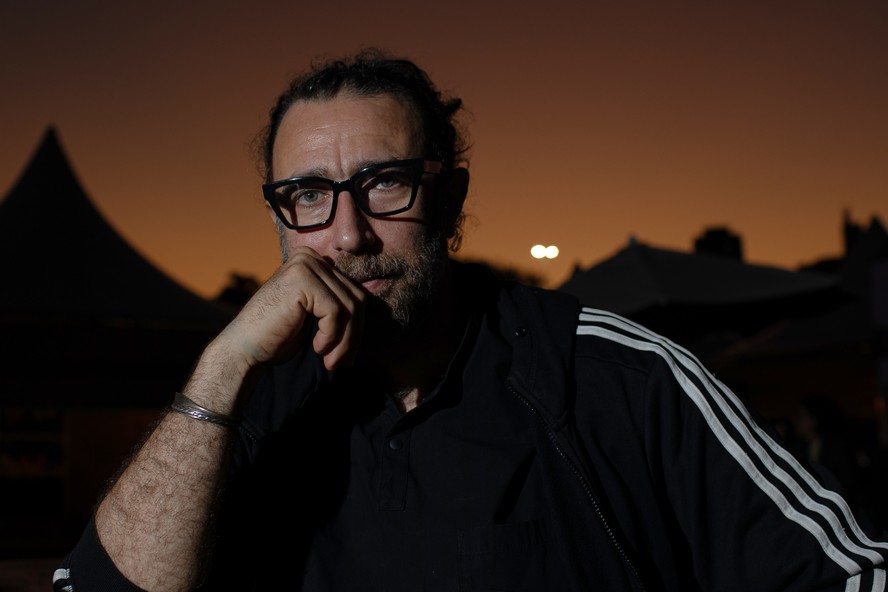 No Brasil, sírio-palestino Ghayath Almadhoun lança livro sobre ...