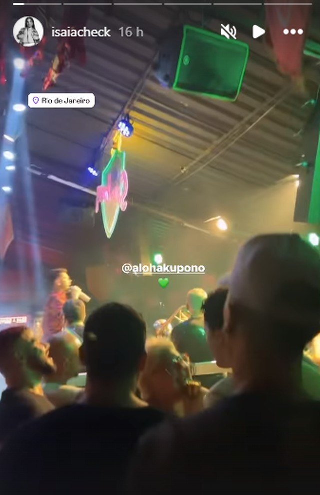 Maquiador de Madonna, Aaron Henrikson, faz passeio pelo centro do Rio e ...