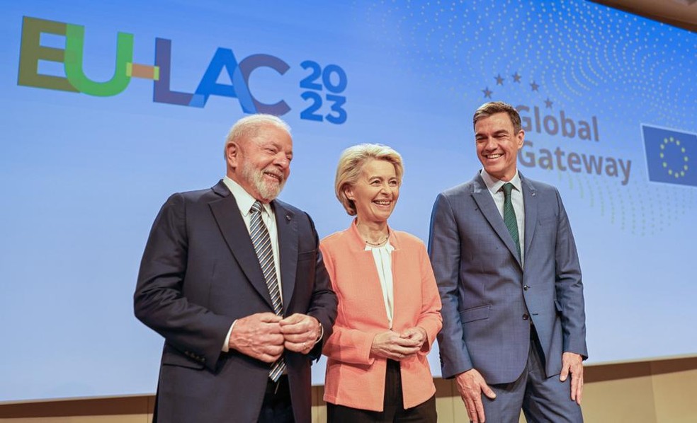 'Eu me comprometo pessoalmente a selar o acordo', diz Ursula von der ...