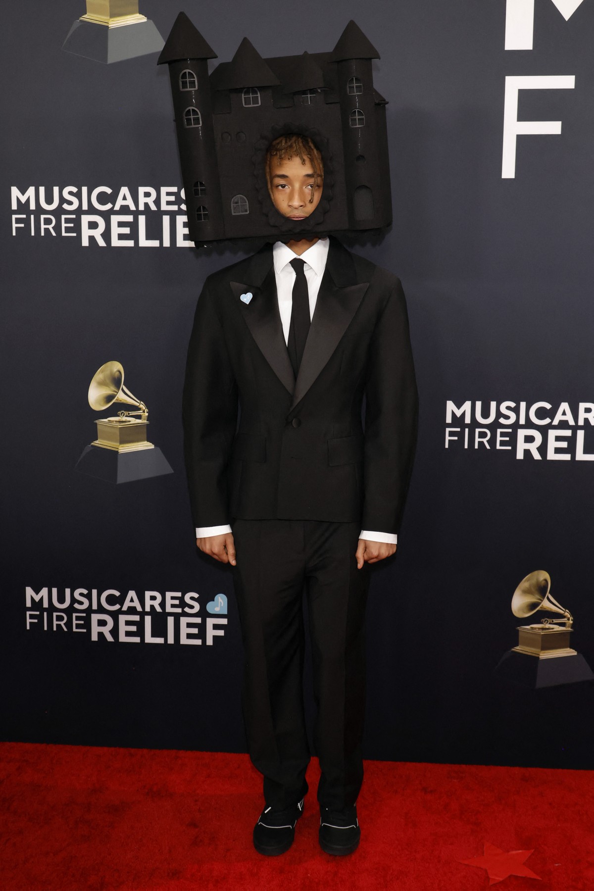 Filho de Will Smith, Jaden Smith vai vestido de castelo ao Grammy 2025