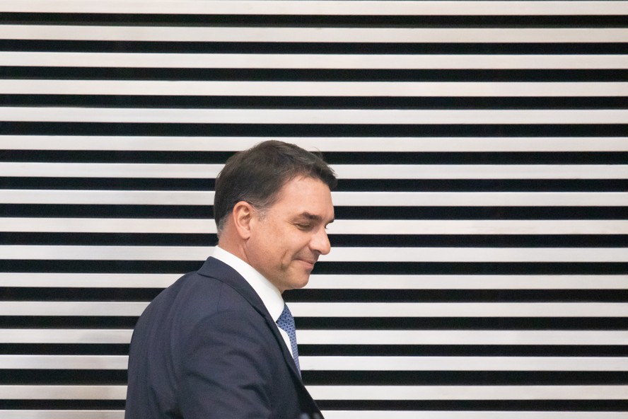 Nota de Flávio sobre operação contra Ciro pega mal no Centrão e ...
