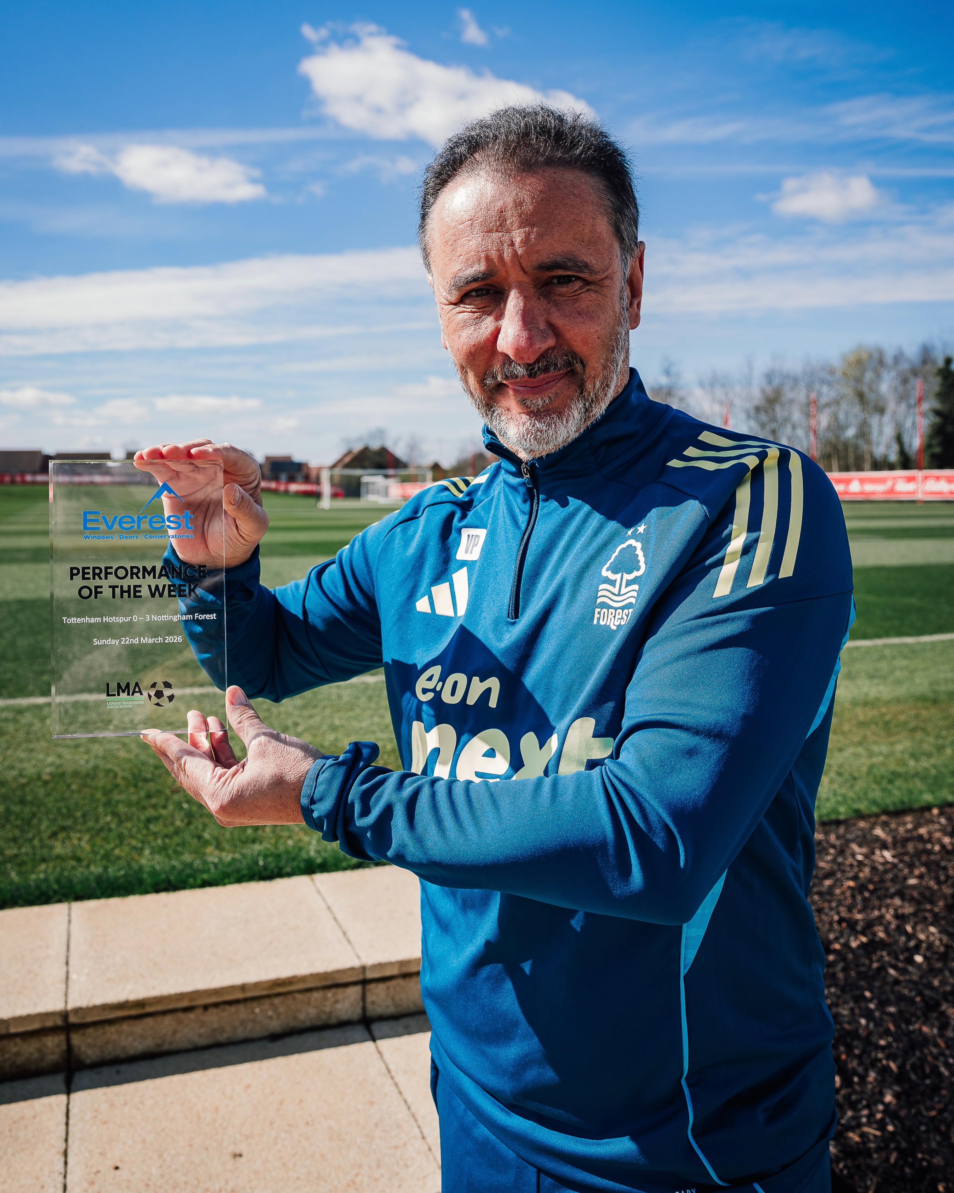 Nottingham Forest demite Vítor Pereira, ex-Flamengo e Corinthians, por ...