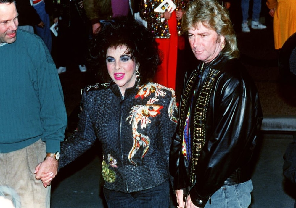 Lana Del Rey se casou com guia turístico anônimo; veja outras ...