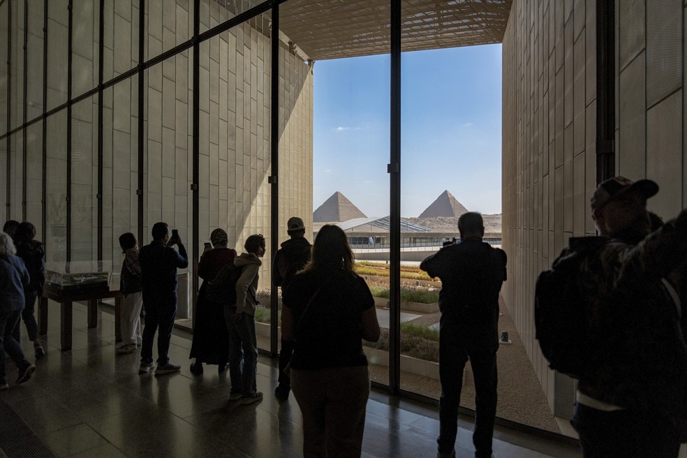 Como é visitar o Grande Museu Egípcio, que ainda não está totalmente ...