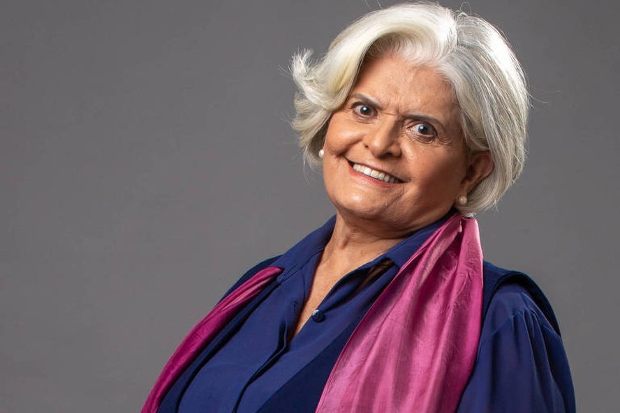 Jussara Freire será mãe de Juliana Paes em série da Netflix