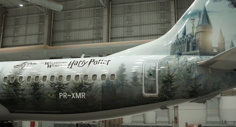Harry Potter ganha avião temático da GOL em parceria com a Universal ...
