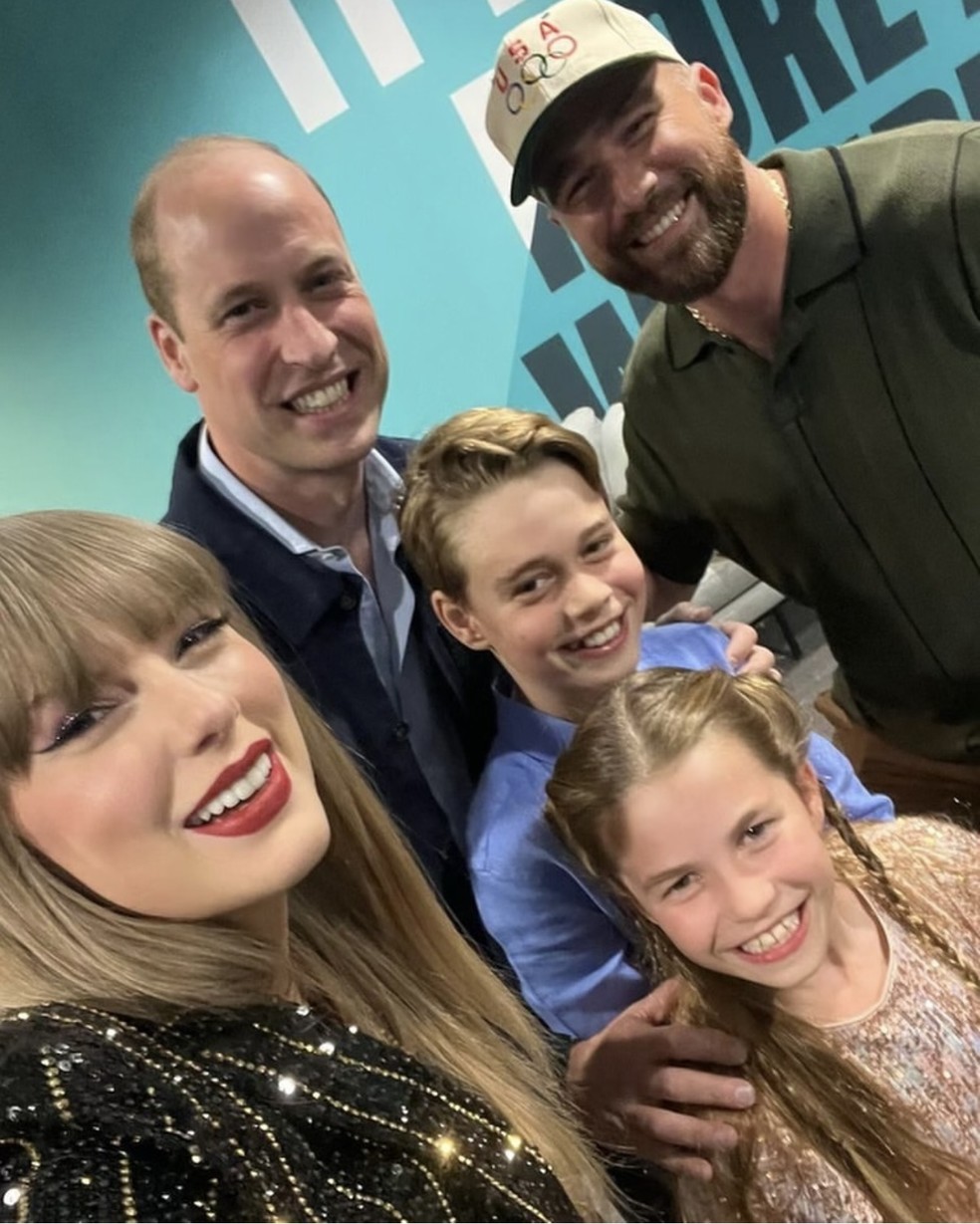 Selfie de milhões: príncipe William publica foto com Taylor Swift e os ...