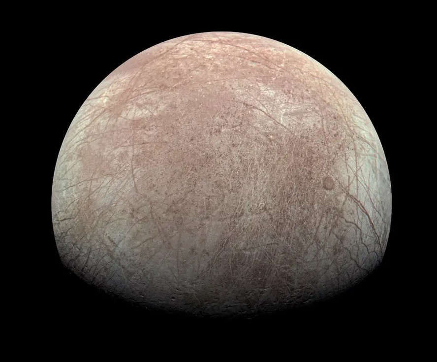 Nasa lança missão para explorar lua de Júpiter com maior potencial de ...